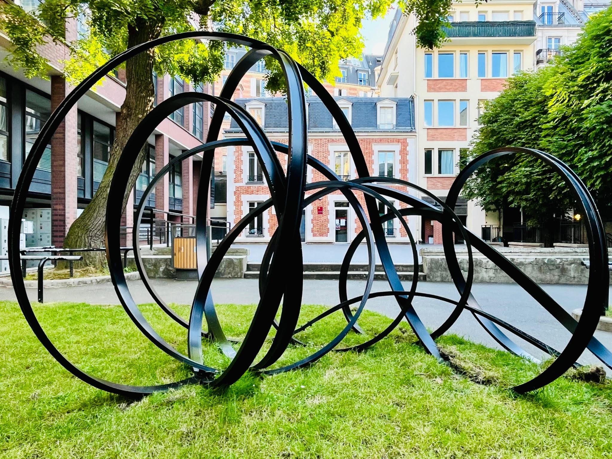 École alsacienne - Le banc de Pablo Reinoso s'agrandit